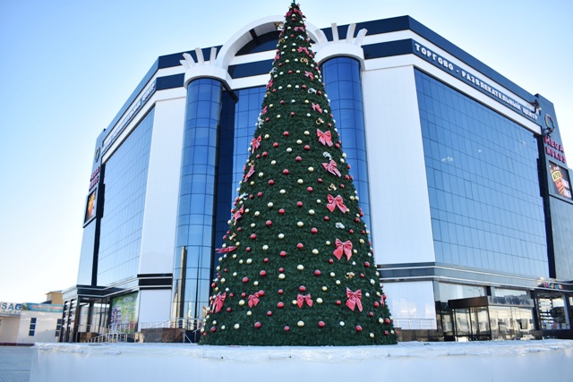 Фоторептортаж. «Mega Nukus» саўда-кеўил ашар орайы алдына Қытайдан алып ...