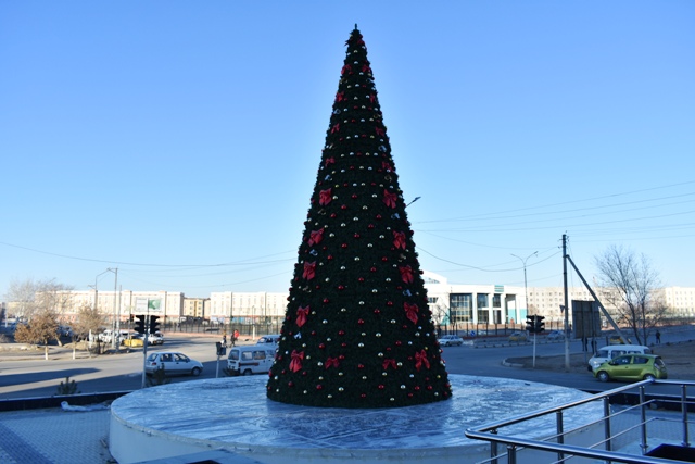 Фоторептортаж. «Mega Nukus» саўда-кеўил ашар орайы алдына Қытайдан алып ...